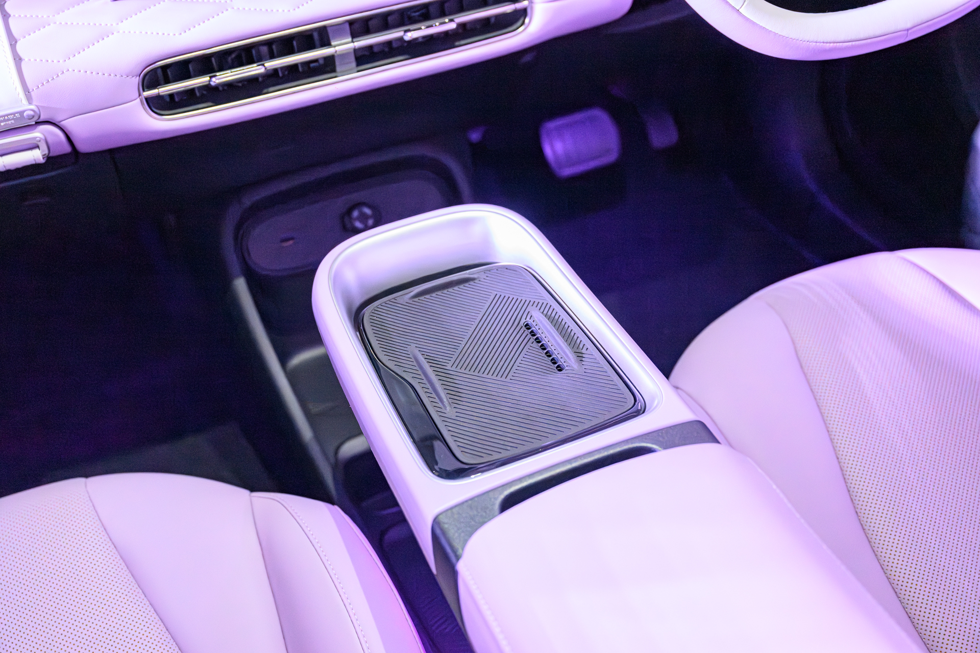 DongFeng Box Arrives In Singapore | AutoApp