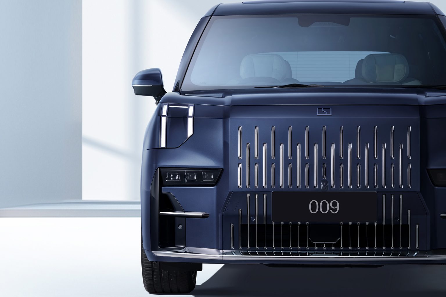 Zeekr Debuts 009 In Conjunction With SIEW 2024 | AutoApp