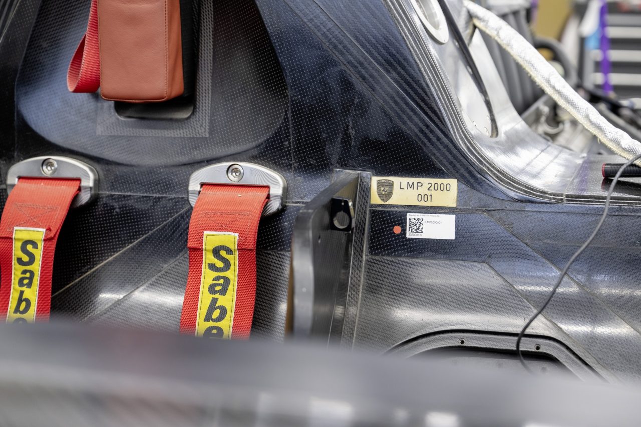 Porsche Revives Legendary LMP 2000 25 Years Later | AutoApp