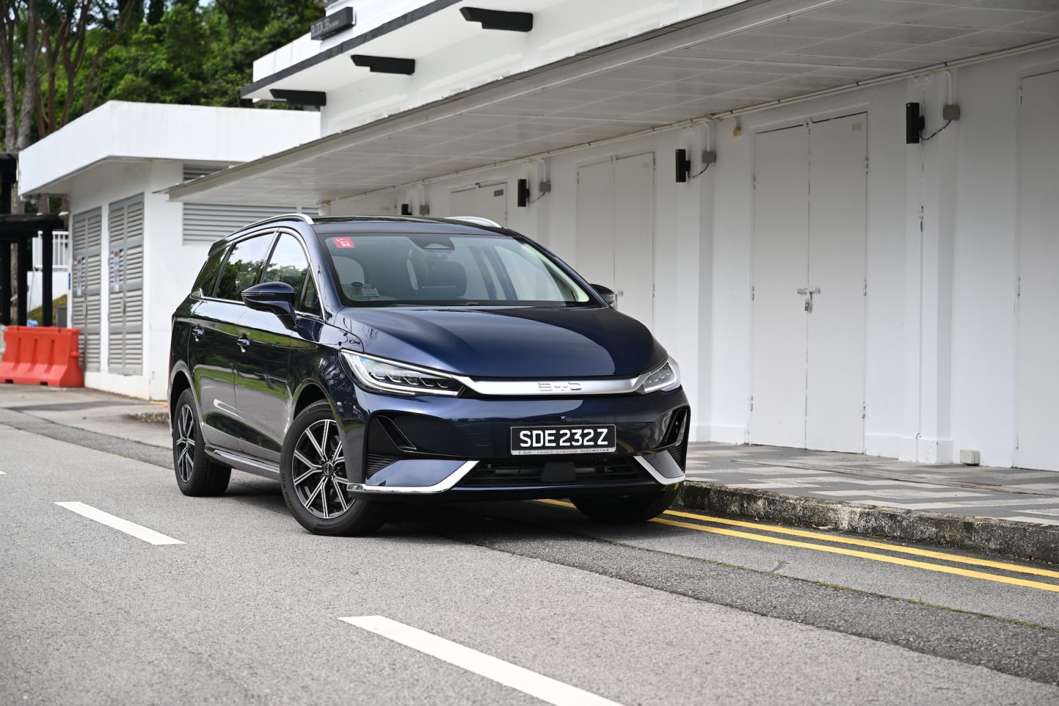 BYD M6 Review | AutoApp